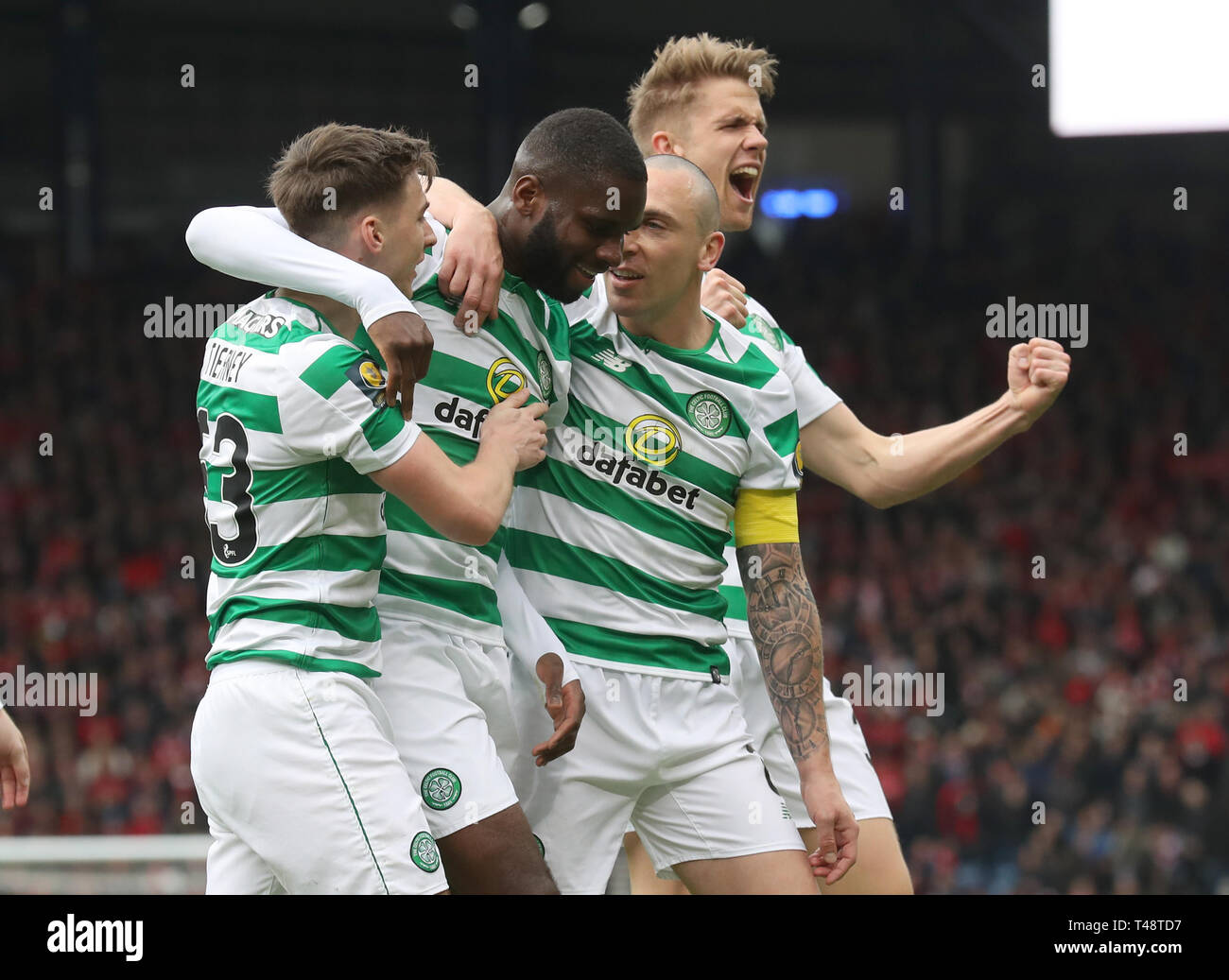 Odsonne du Celtic Edouard (deuxième à gauche) célèbre marquant son ...