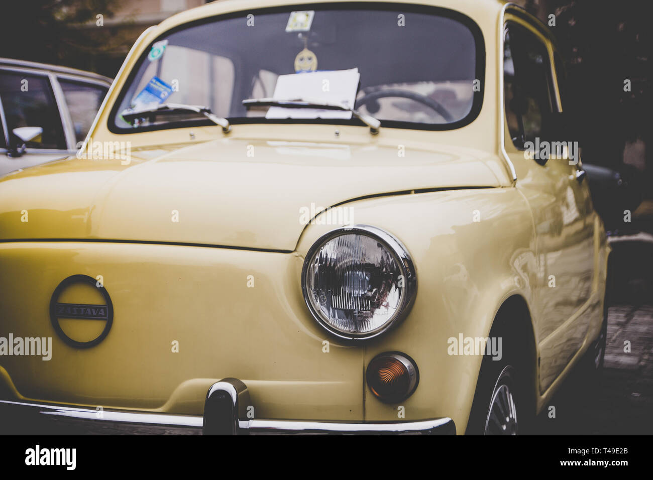 Vieille voiture ancienne italienne Banque de photographies et d’images ...