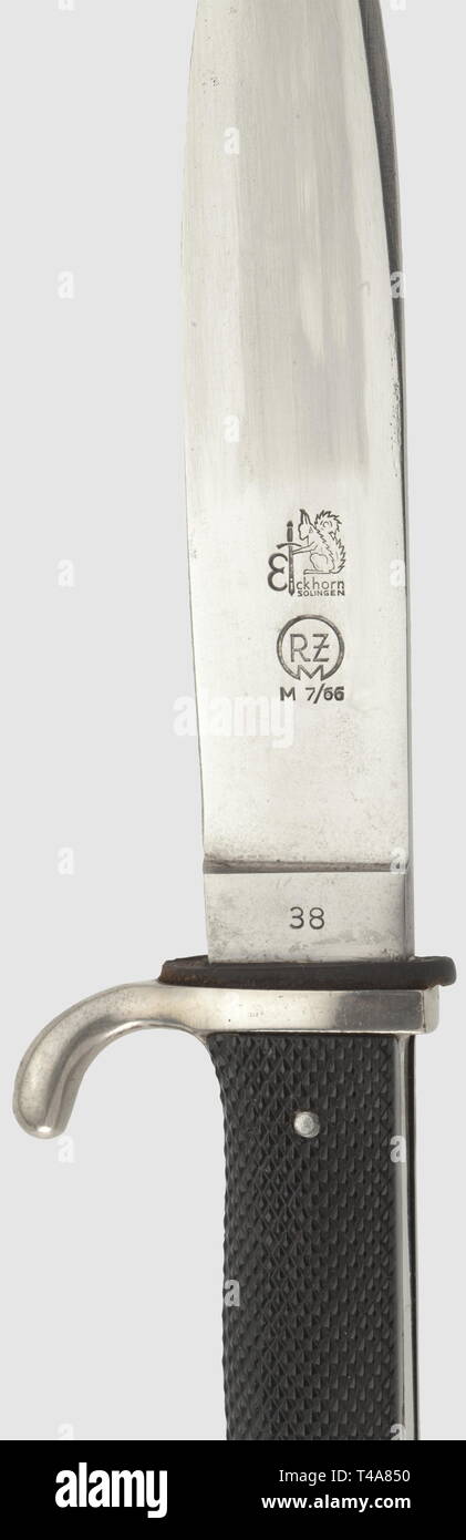 Un couteau à la jeunesse hitlérienne, gravure devise bouilloire ...
