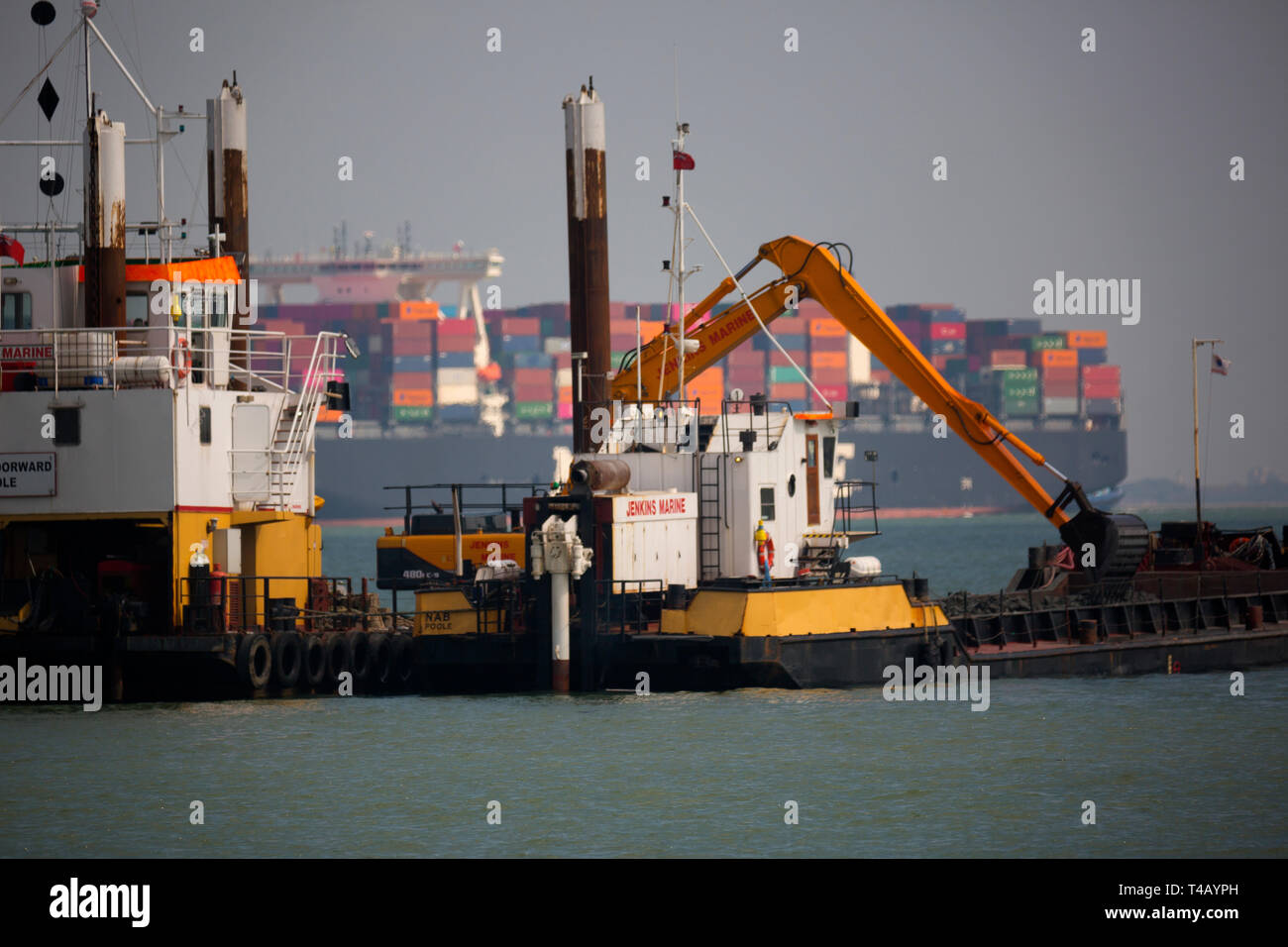 Barge Dragage Mer Banque d'image et photos - Alamy