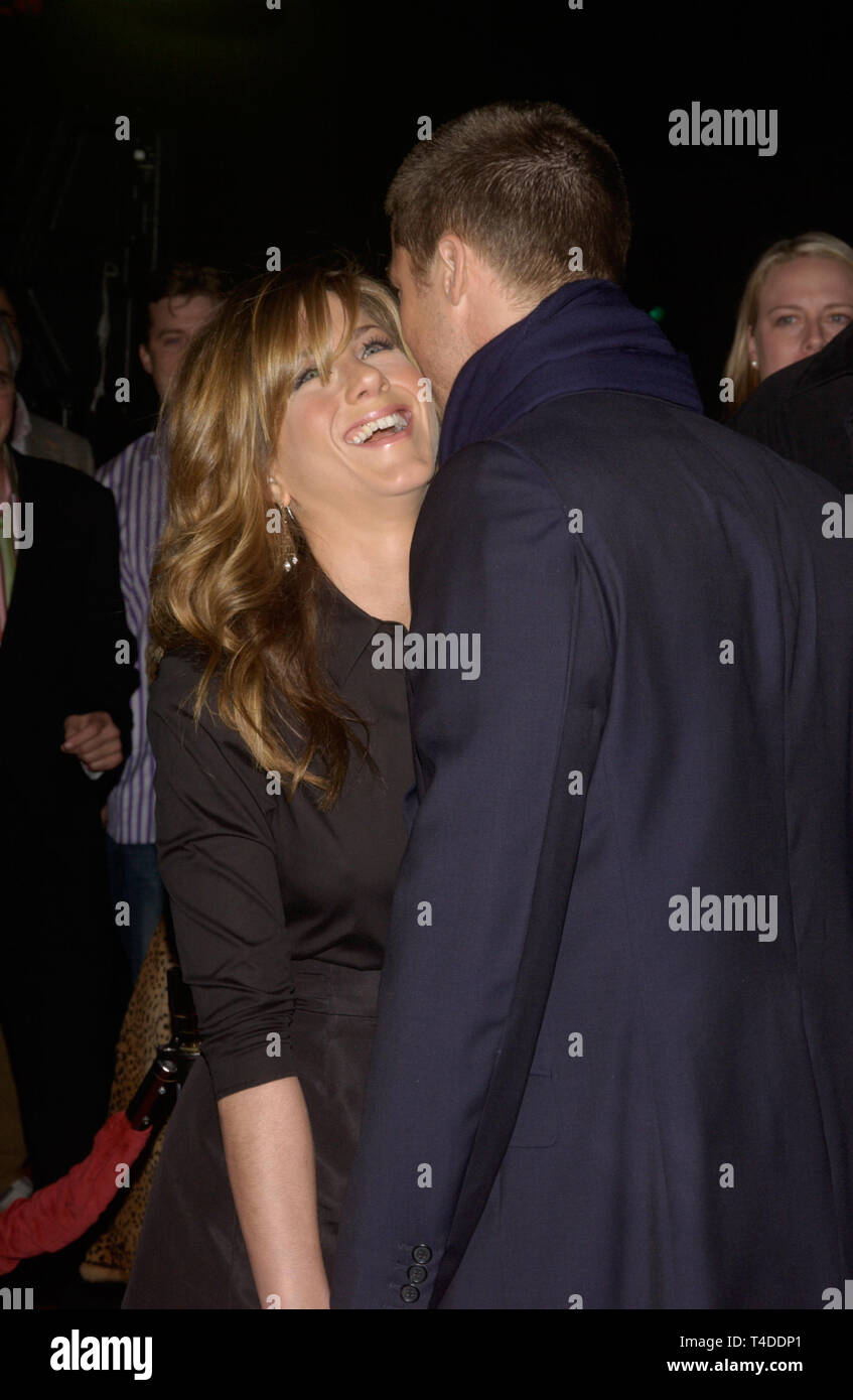 Los Angeles Ca 12 Janvier 2004 Lactrice Jennifer Aniston And Mari