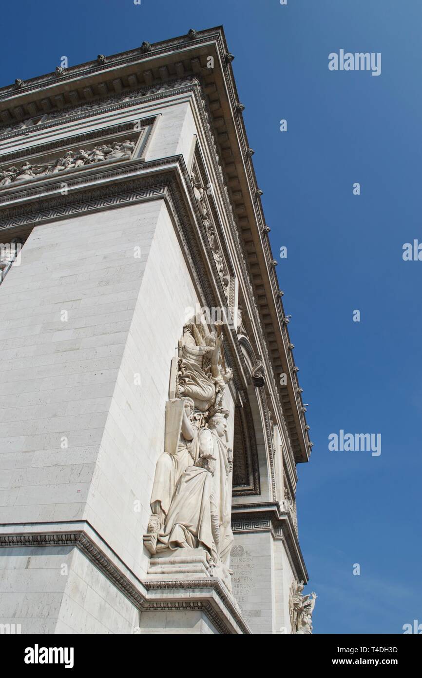 Arc de Triomphe, Paris (France). Structure en pierre orné de sculptures ...