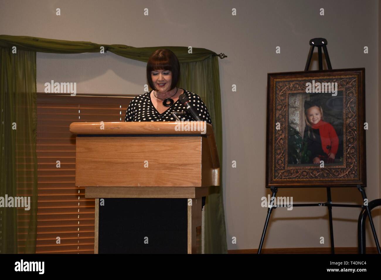 Kris Barney, conjoint de l'US Air Force, parle de sa fille de trois ans ...