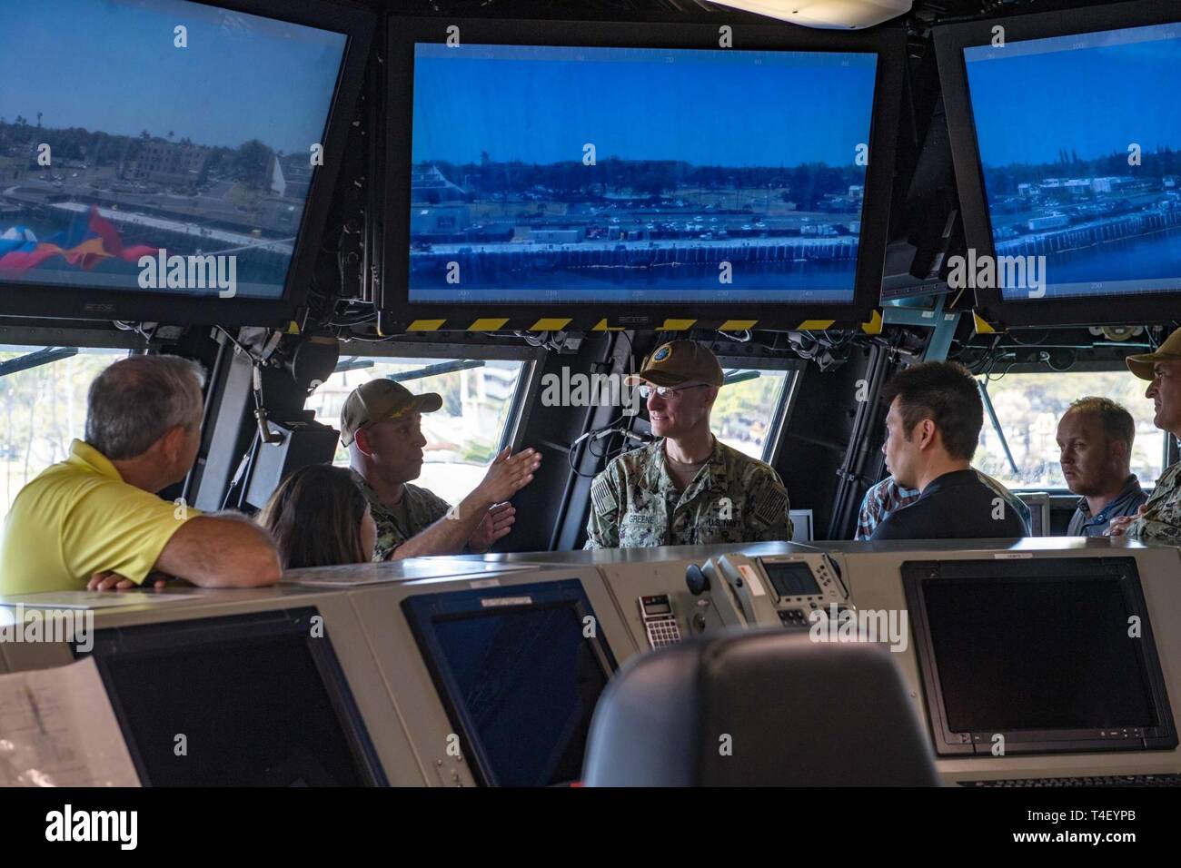 PEARL HARBOR, Hawaï (avr. 5, 2019) Le capitaine Carl Andrew Carlson ...