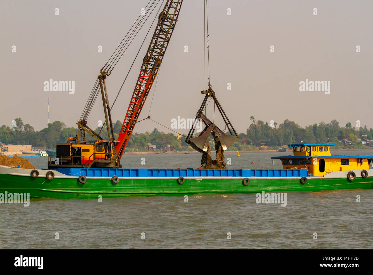 Dragage des grues de chaland Banque de photographies et d’images à ...