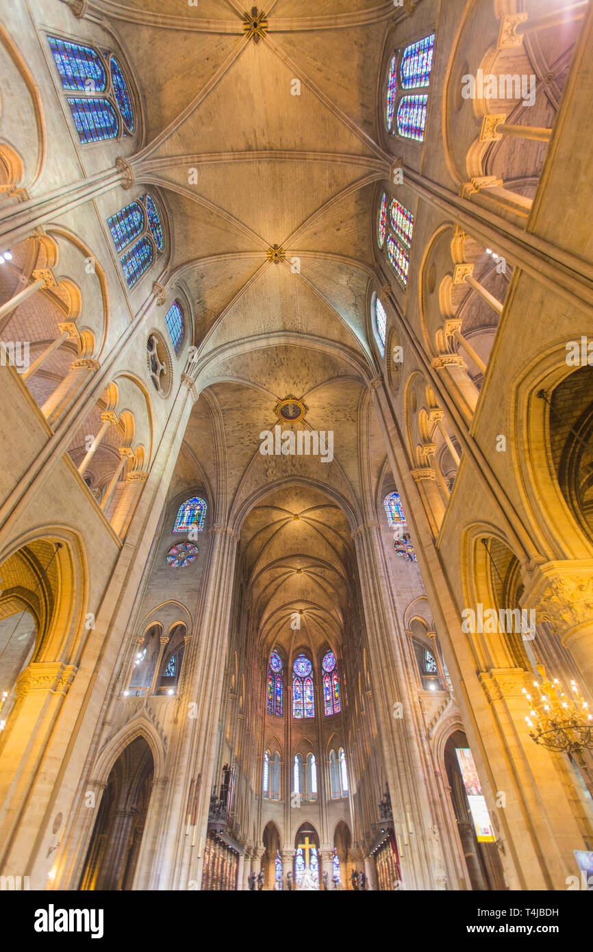 Gothic columns Banque de photographies et d’images à haute résolution ...