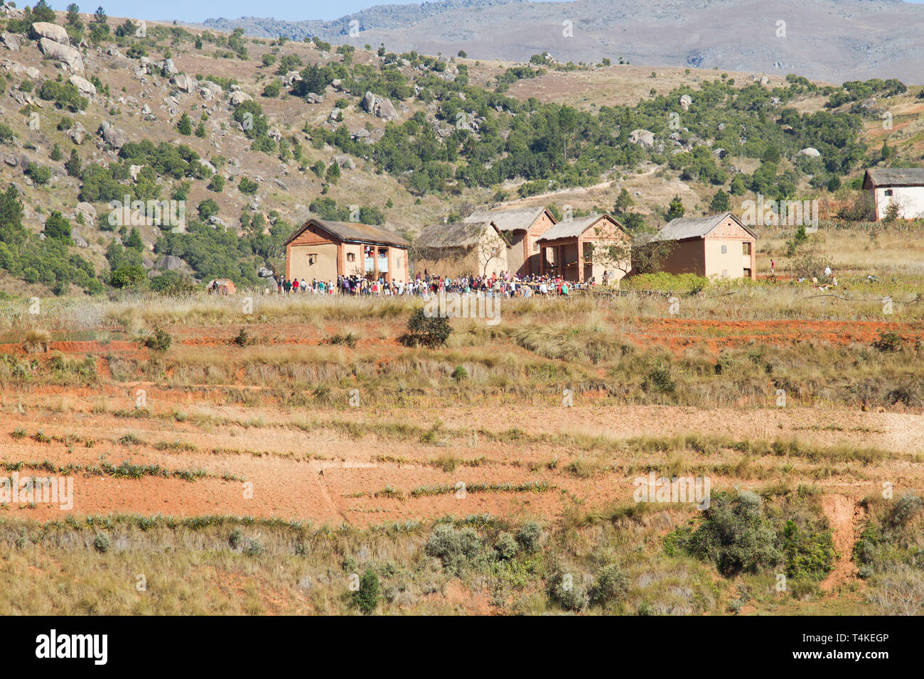 Peuple malgache se sont réunis pour le "tournant des os' ou un ...