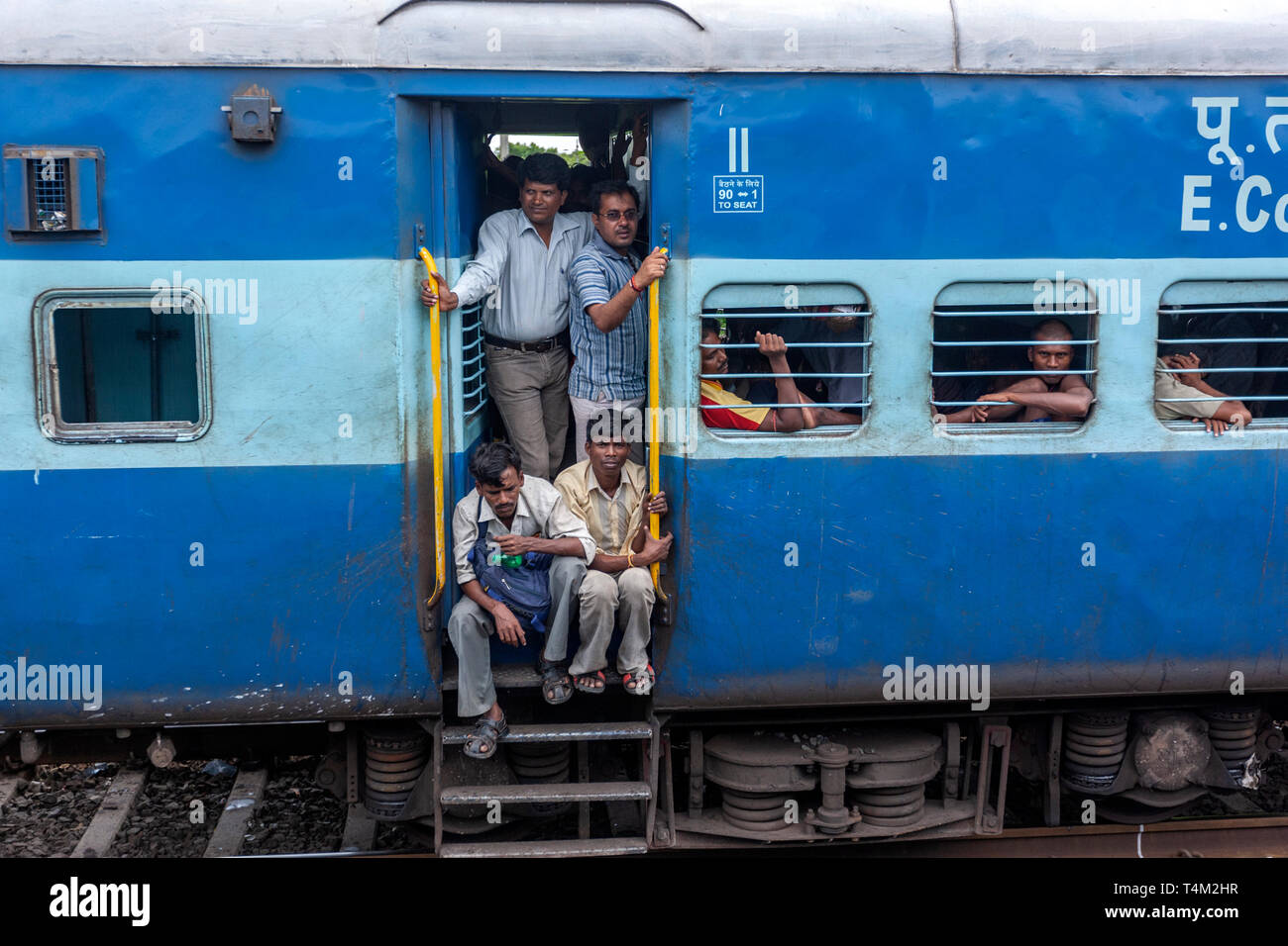 Packed train india Banque de photographies et d’images à haute ...