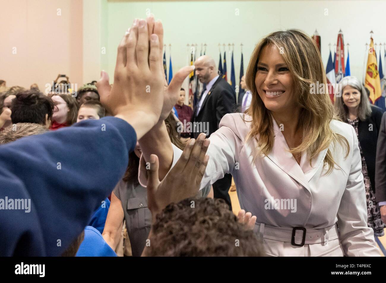 La première dame des États-Unis Melania Trump, accueillir les élèves à ...