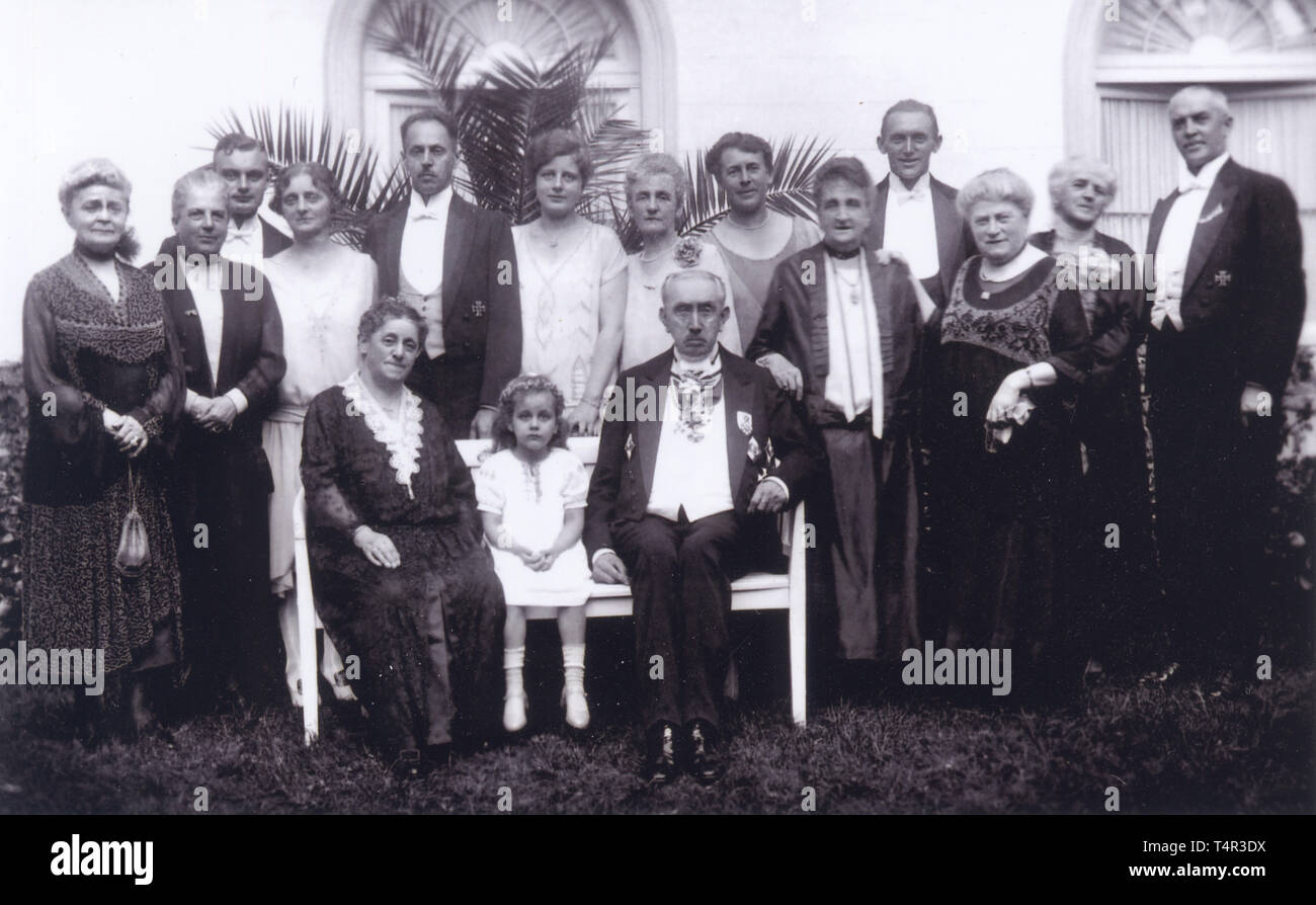 L'ordre de succession le chef de département Emil Ritter von Traut ...