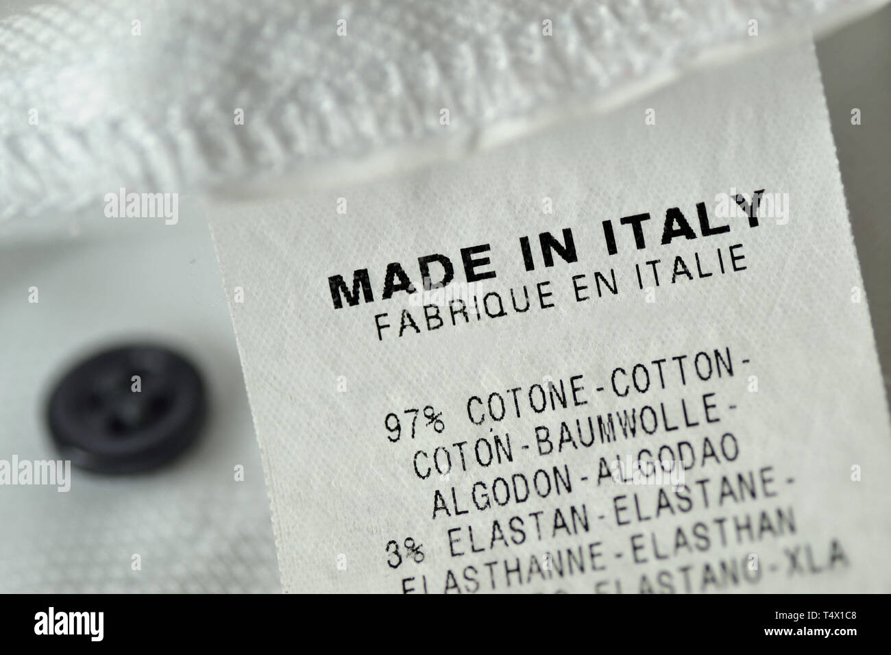 Made in italy label in Banque de photographies et d’images à haute ...