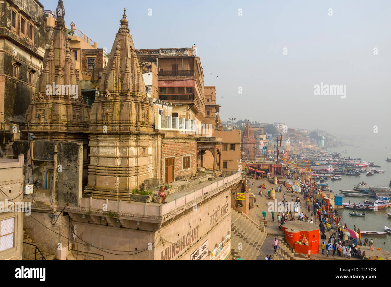 Varanasi ghats inde Banque de photographies et d’images à haute ...