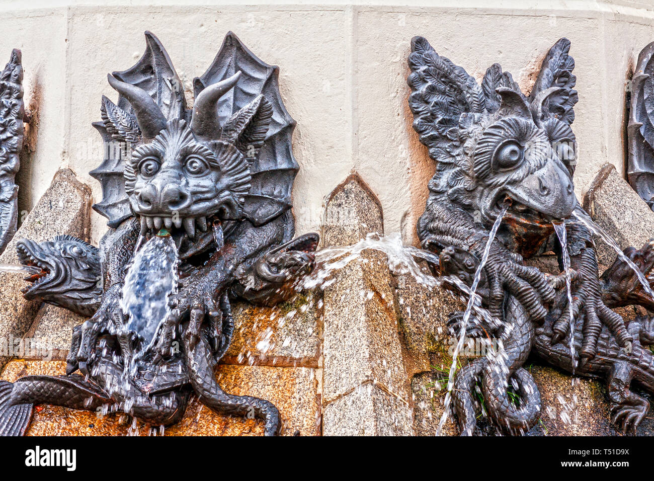 Detalle de la Estatua del Ángel Caído en el Parque de El Retiro. Madrid ...