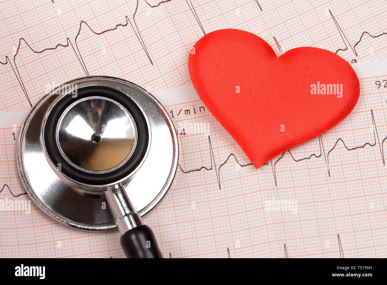 Carta de electrocardiograma Banque de photographies et d’images à haute ...