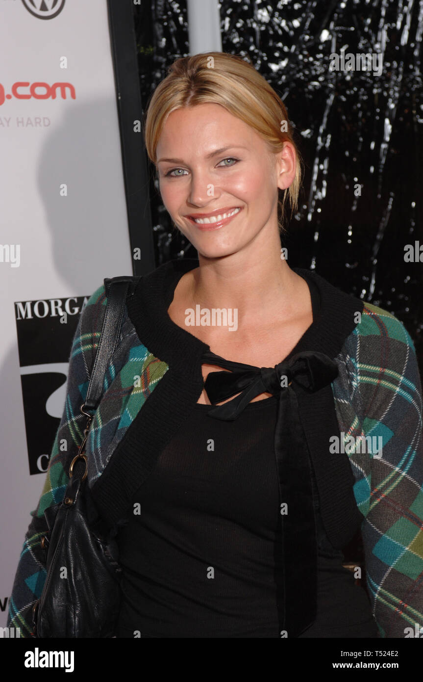 Natasha henstridge los angeles beverly hills natasha henstridge Banque ...