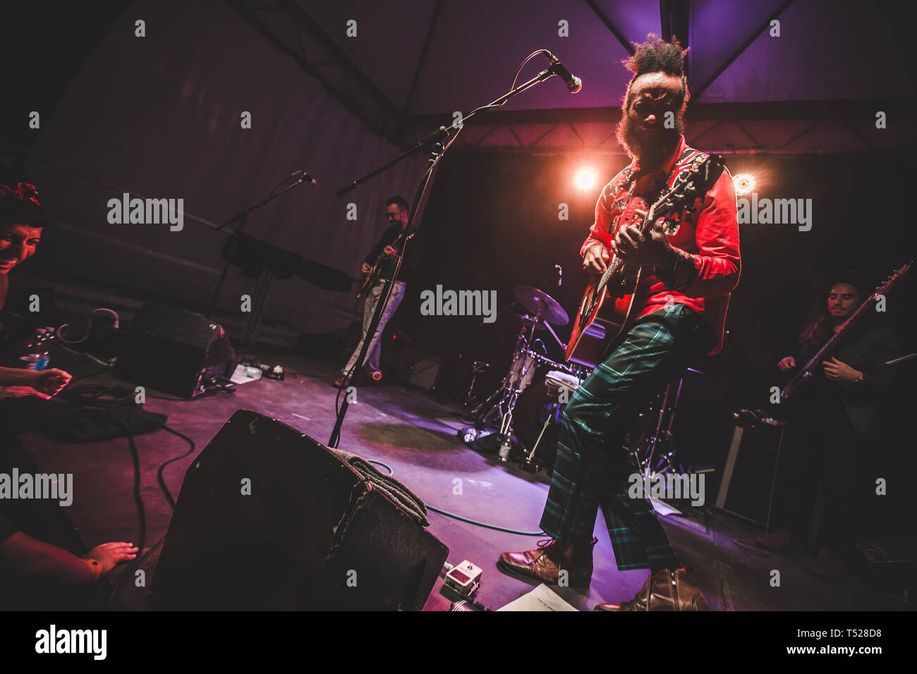 Negrito fantastique est racines noires de la musique pour tous, du Blues avec une attitude punk ...