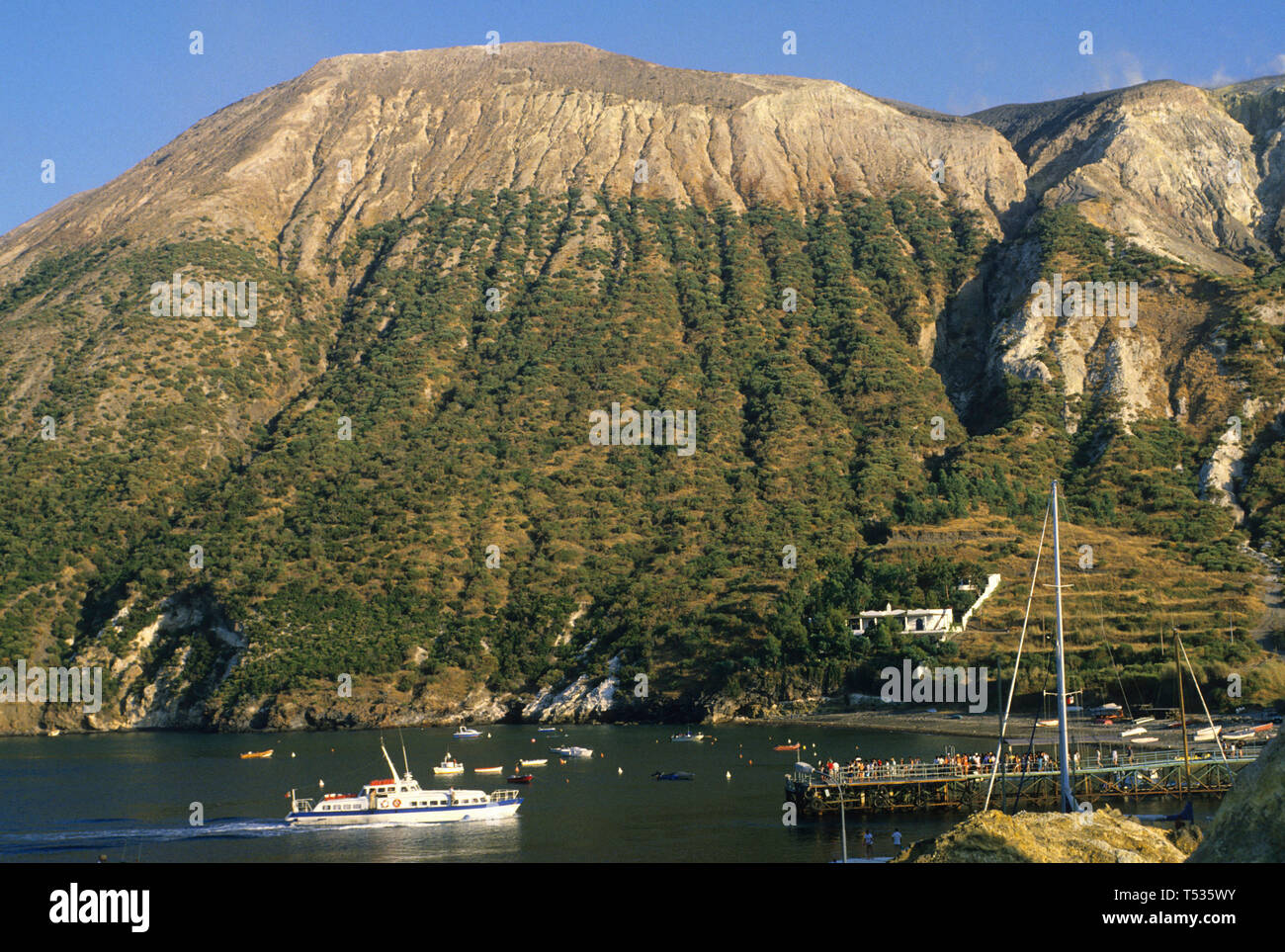 île de vulcano Banque de photographies et d’images à haute résolution ...