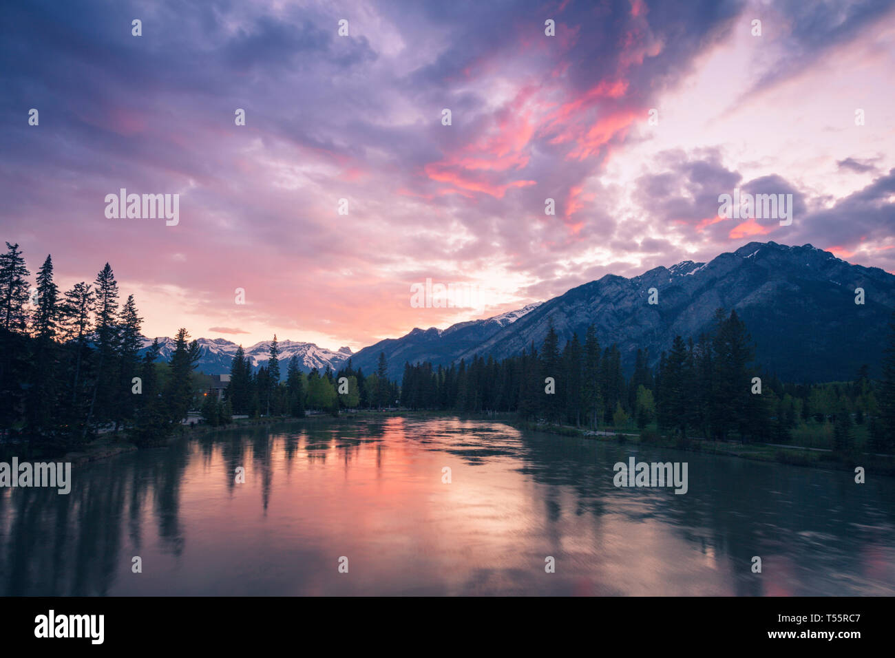 Montagnes Rocheuses Alberta Banque d'image et photos - Alamy
