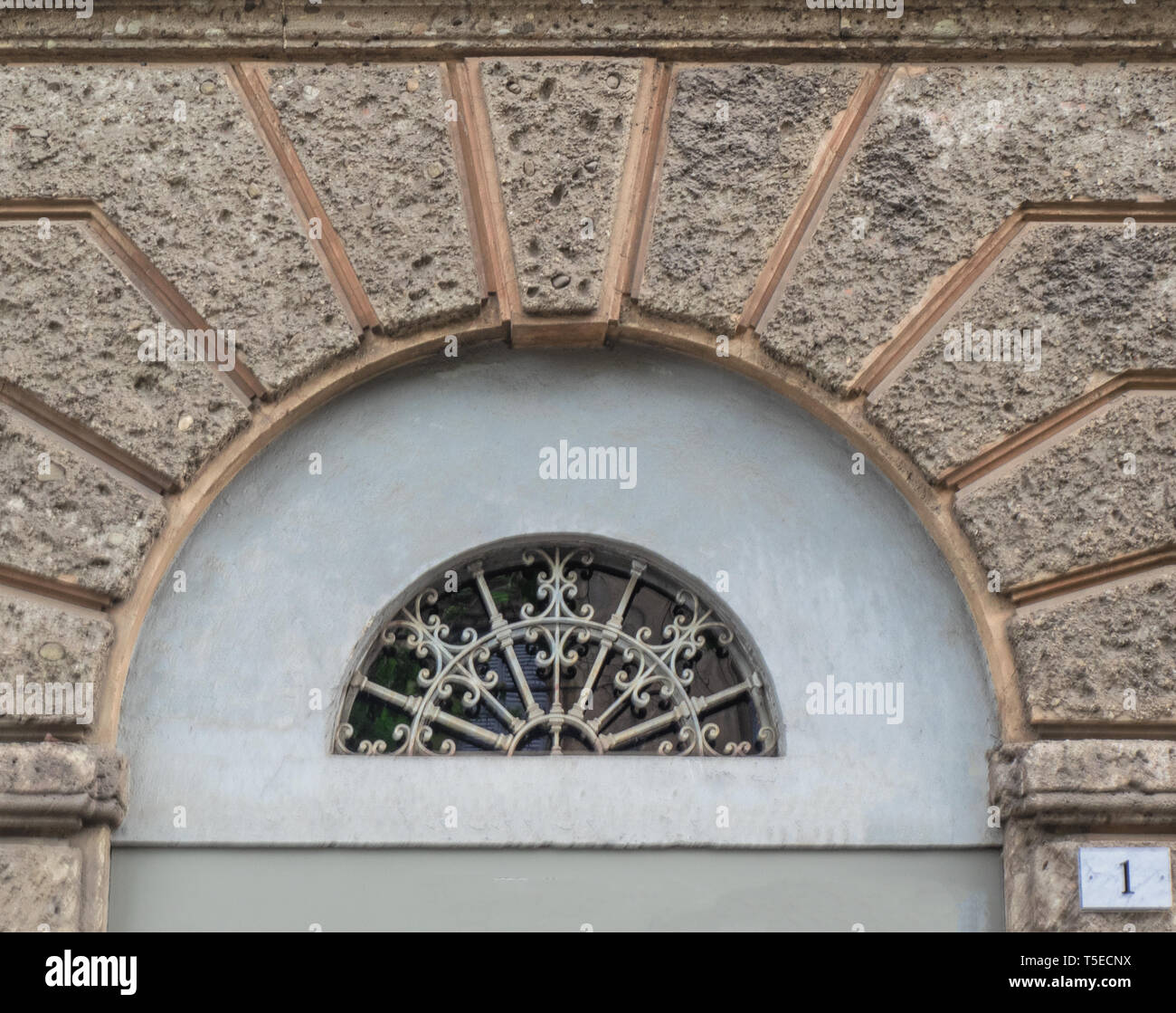 Décor de fenêtre en fer forgé Banque de photographies et d’images à ...