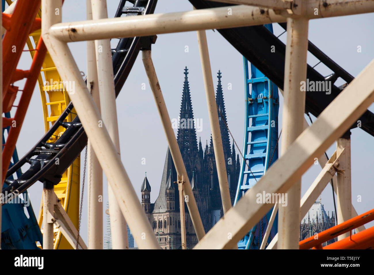 Looping roller coaster Banque de photographies et d’images à haute ...
