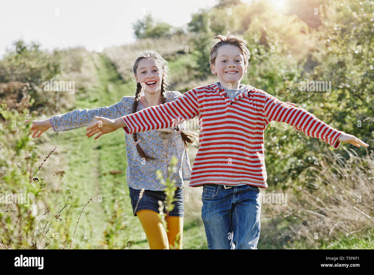 Grande soeur Banque de photographies et d’images à haute résolution - Alamy