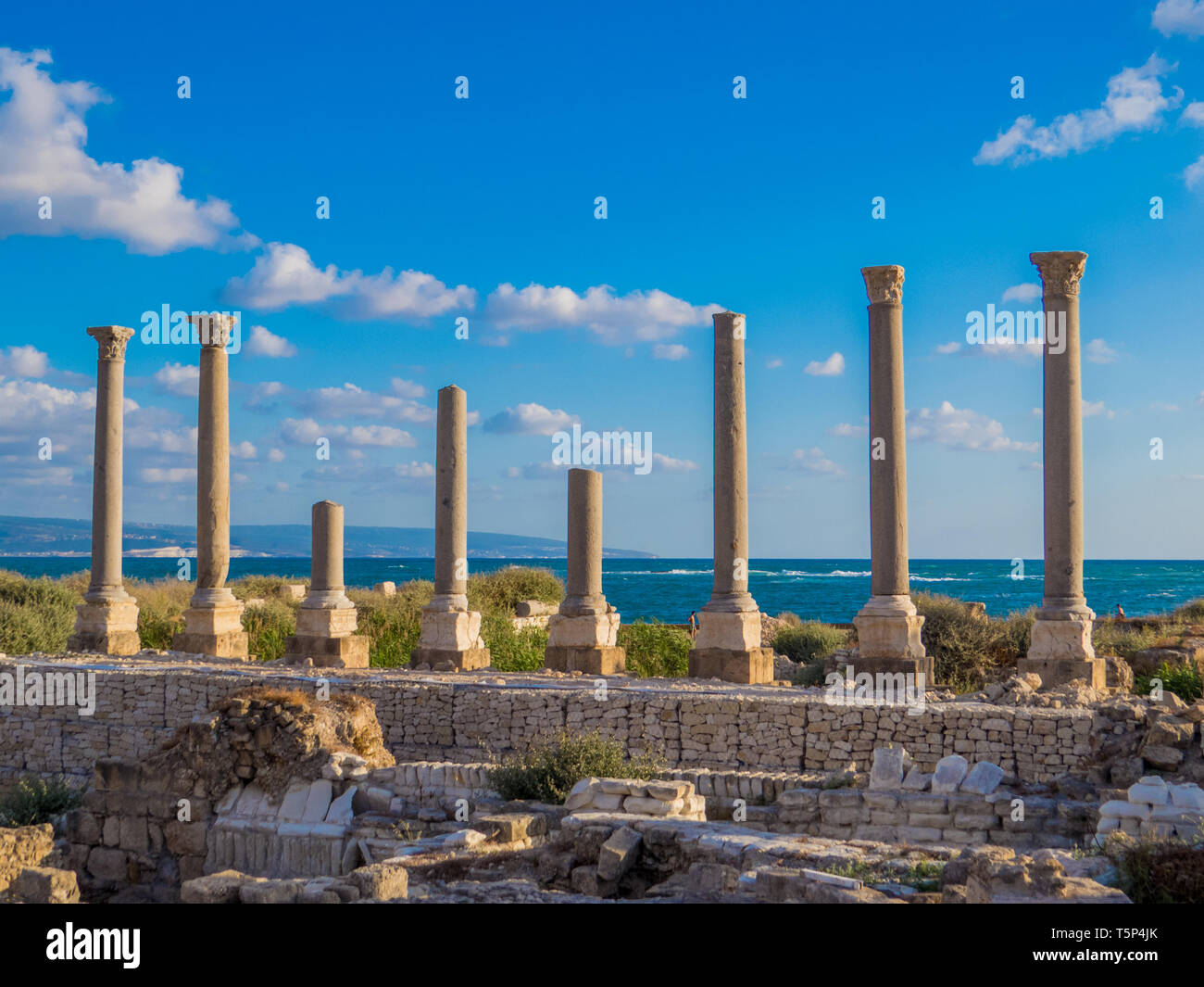 Pneu ancien Banque de photographies et d’images à haute résolution - Alamy