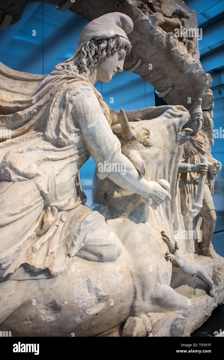 Dieu soleil persan mithra Banque de photographies et d’images à haute ...