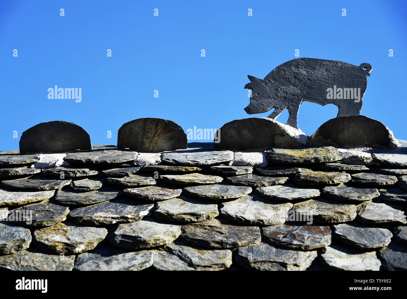 Toit en pierre de lauze Banque de photographies et d’images à haute ...