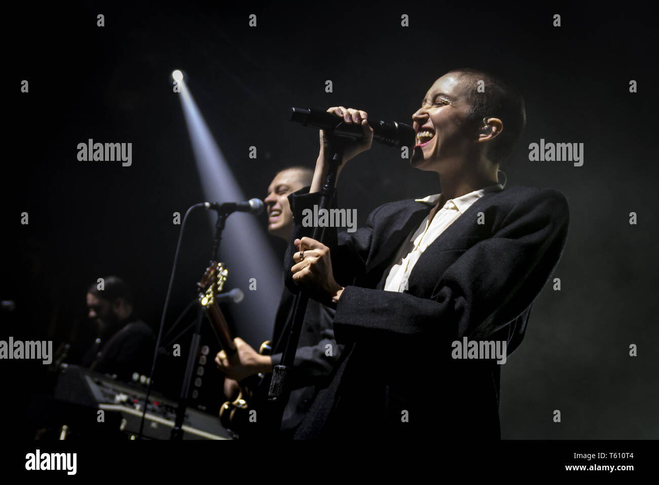 Peter dreimanis and leah fay of july talk Banque de photographies et d ...