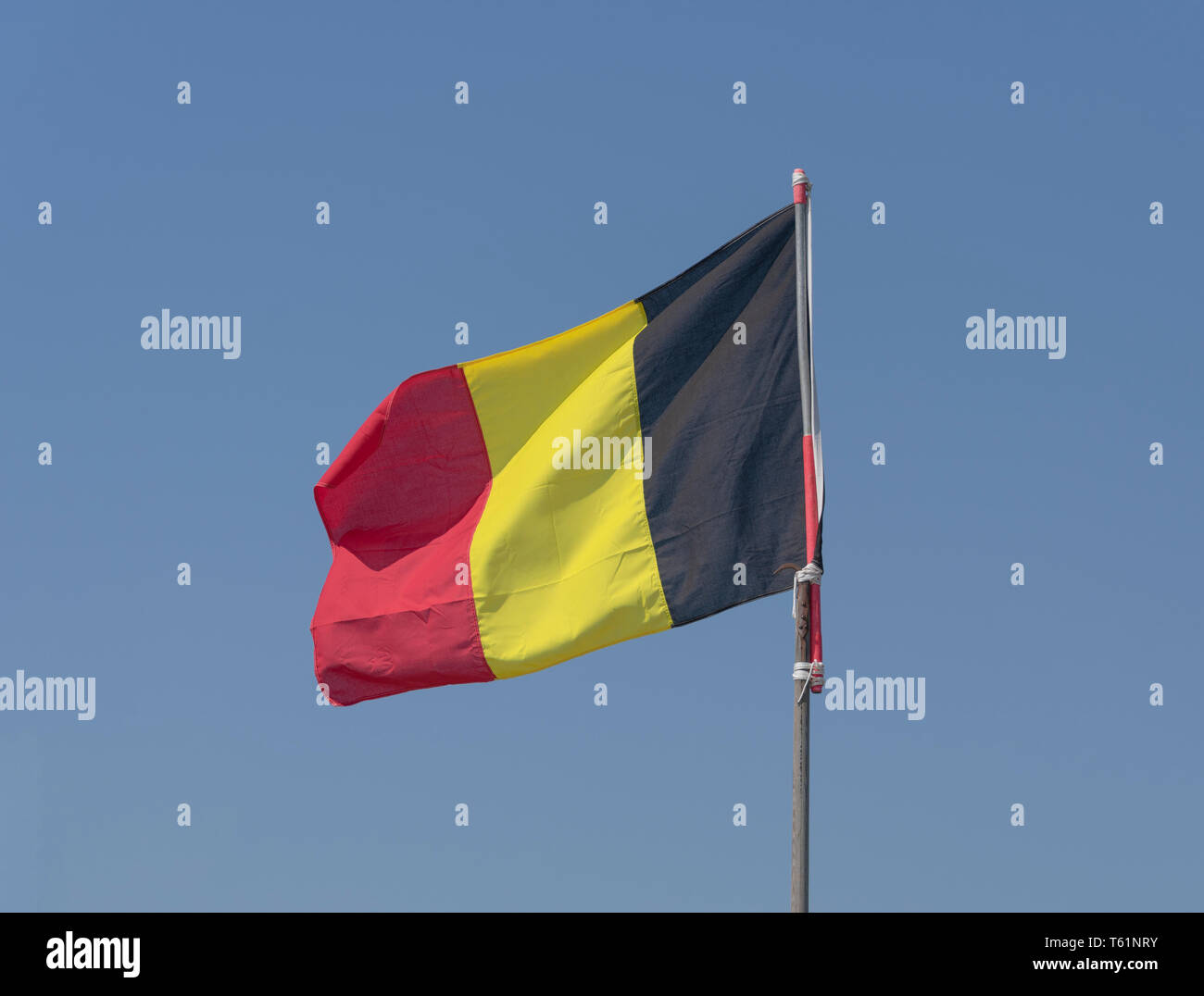 Drapeau belge flottant Banque de photographies et d’images à haute ...