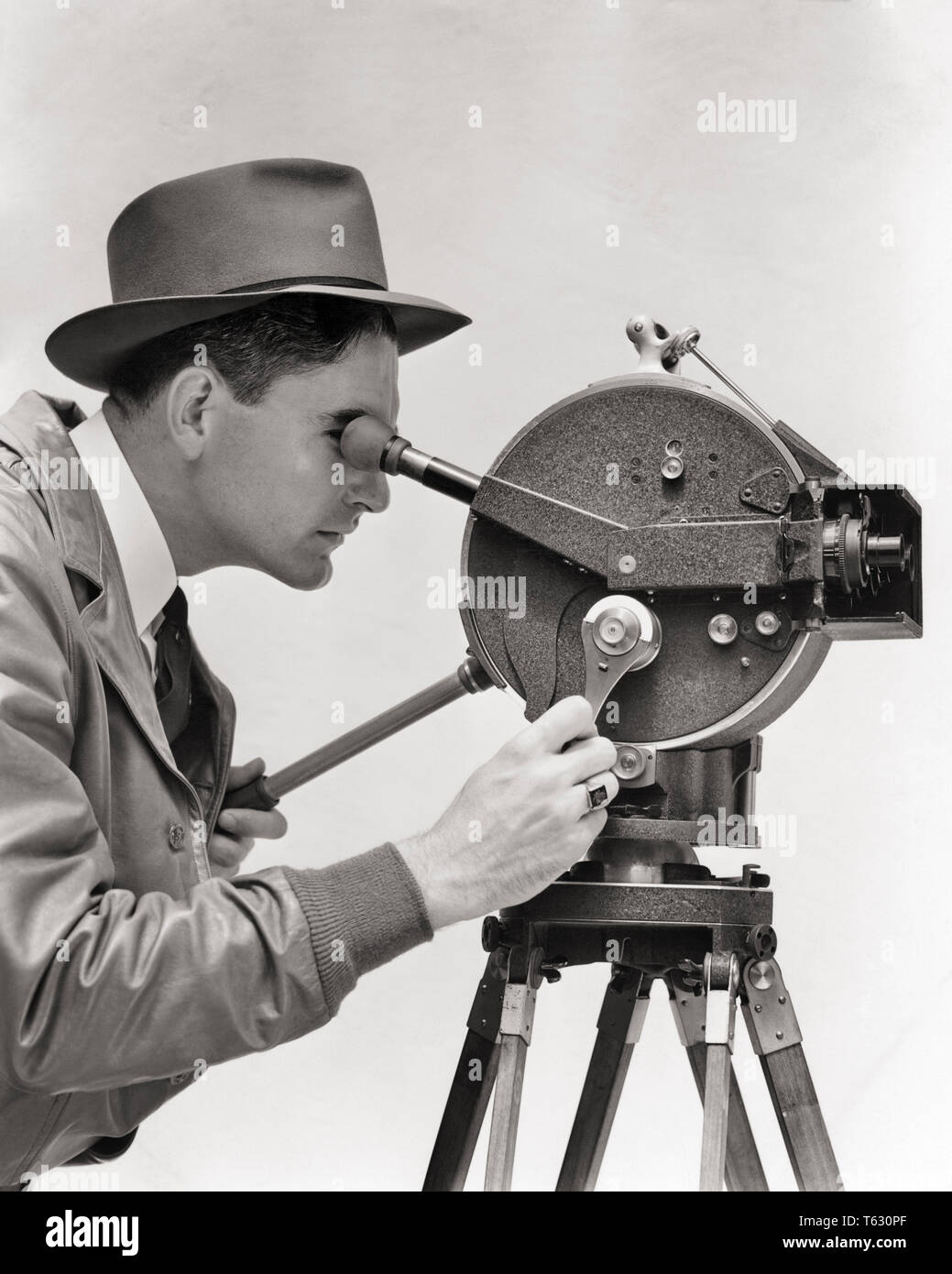 1930s film camera Banque de photographies et d’images à haute ...