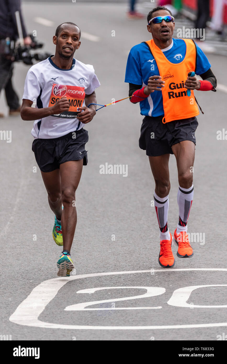 Avio bridge Banque de photographies et d’images à haute résolution - Alamy