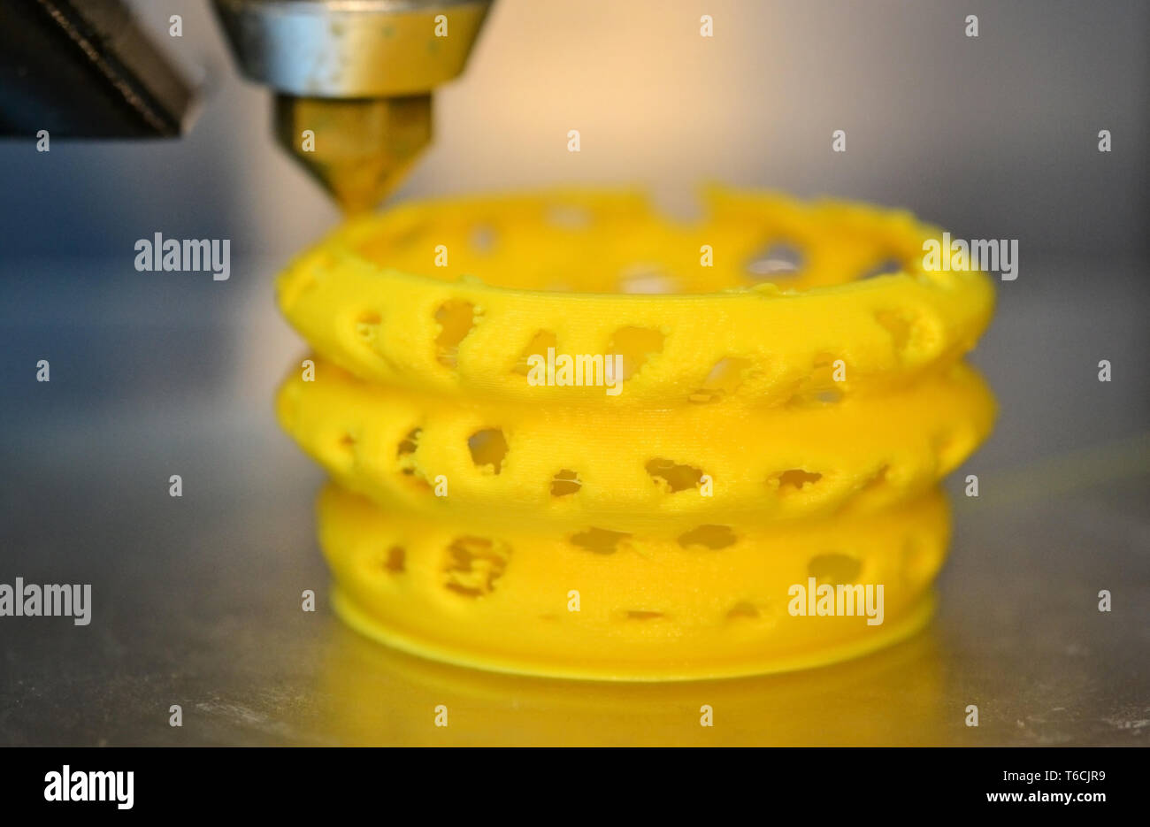 Objets jaunes Banque de photographies et d’images à haute résolution ...