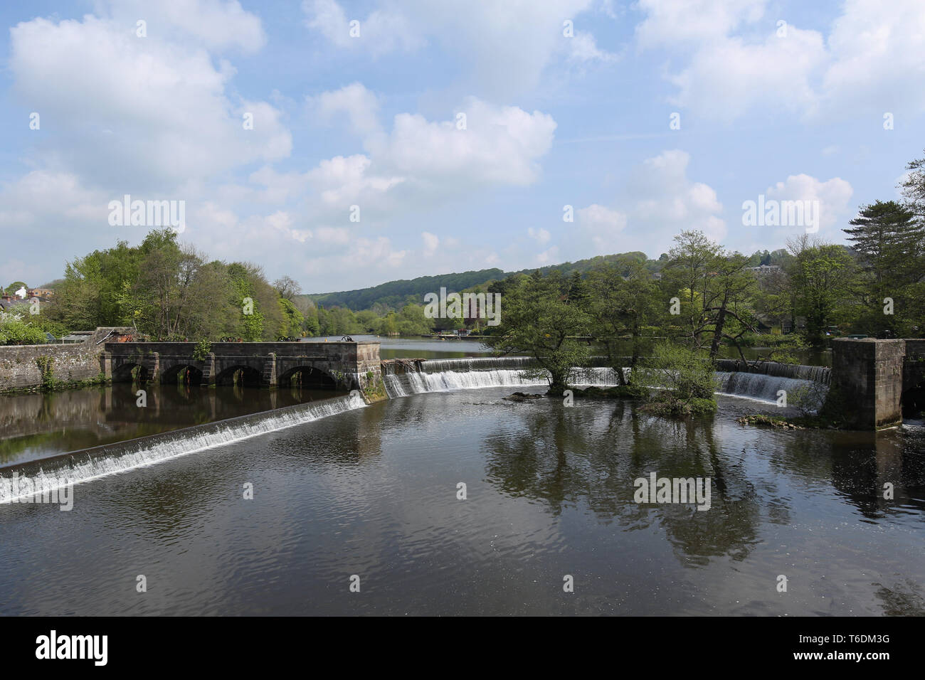 Belper weir Banque de photographies et d’images à haute résolution - Alamy