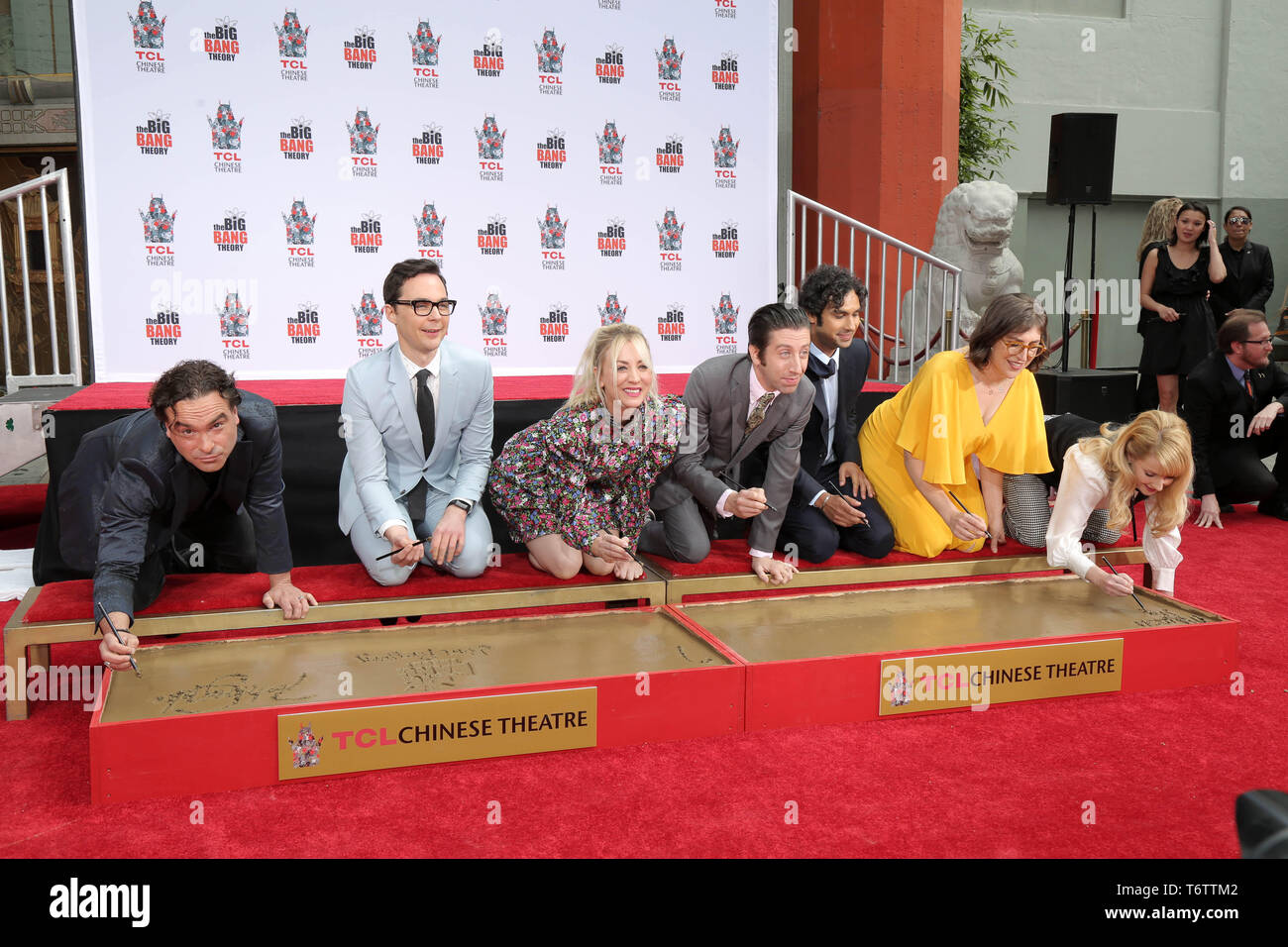 Mayim bialik and simon helberg Banque de photographies et d’images à ...