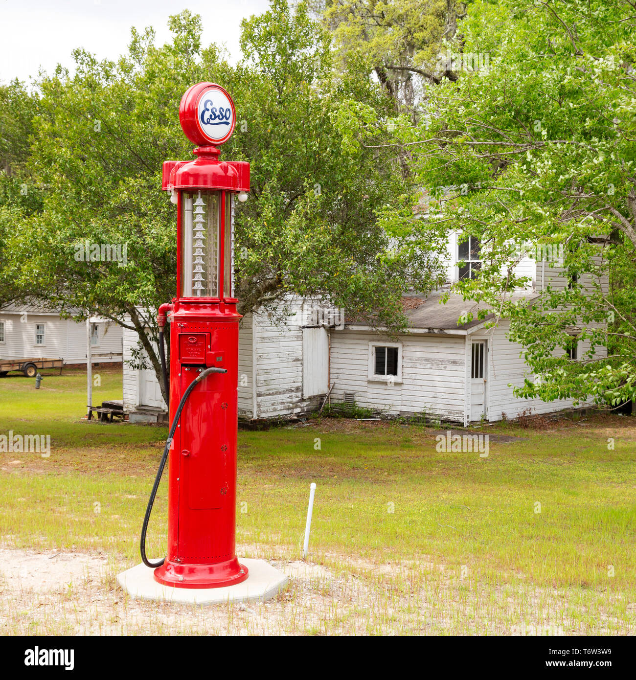 Une pompe à essence vintage en Caroline du Sud, USA. L'embout se bloque ...