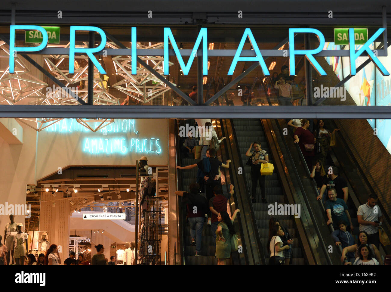 Primark store spain Banque de photographies et d’images à haute ...