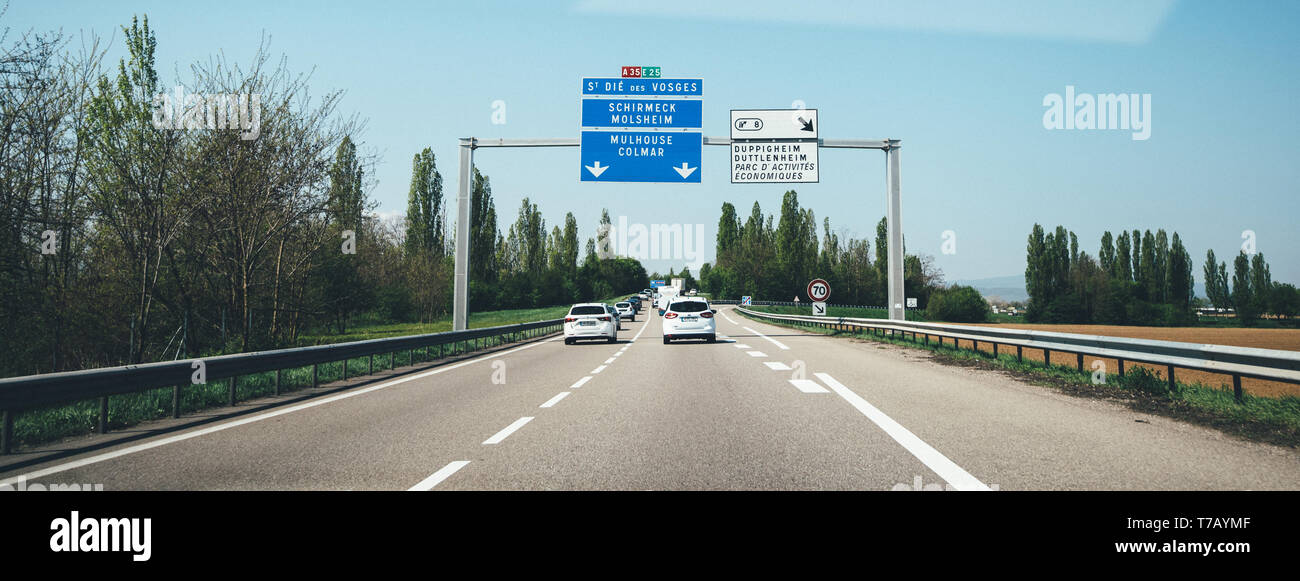 France - Apr 19, 2019 : peu de circulation sur l'autoroute française ...