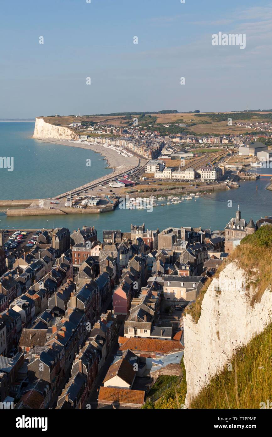 France, Seine Maritime, Le Treport,le quart de la corde et falaises de ...