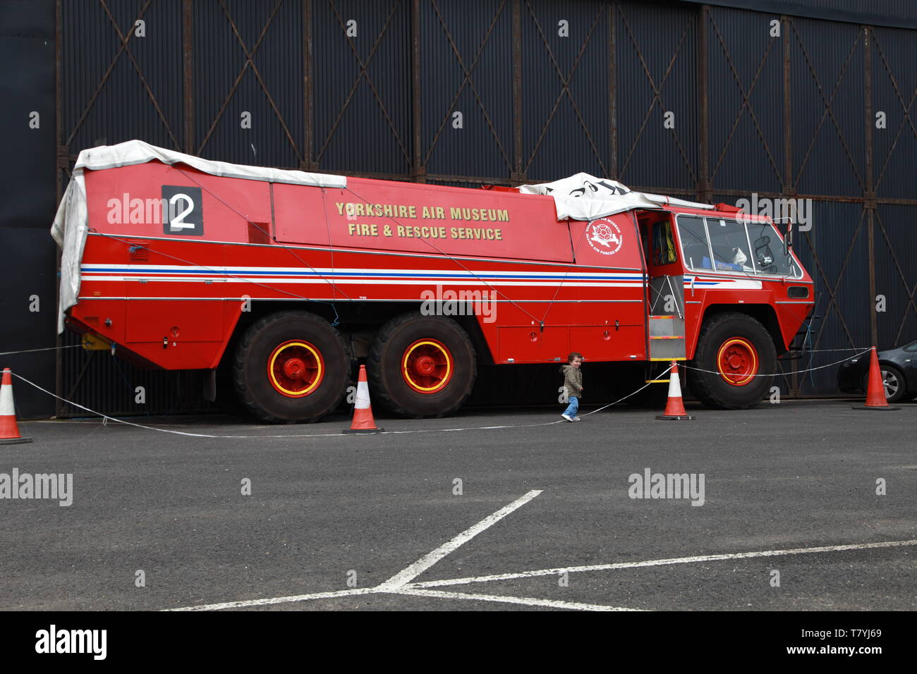 Airport crash tender Banque de photographies et d’images à haute ...