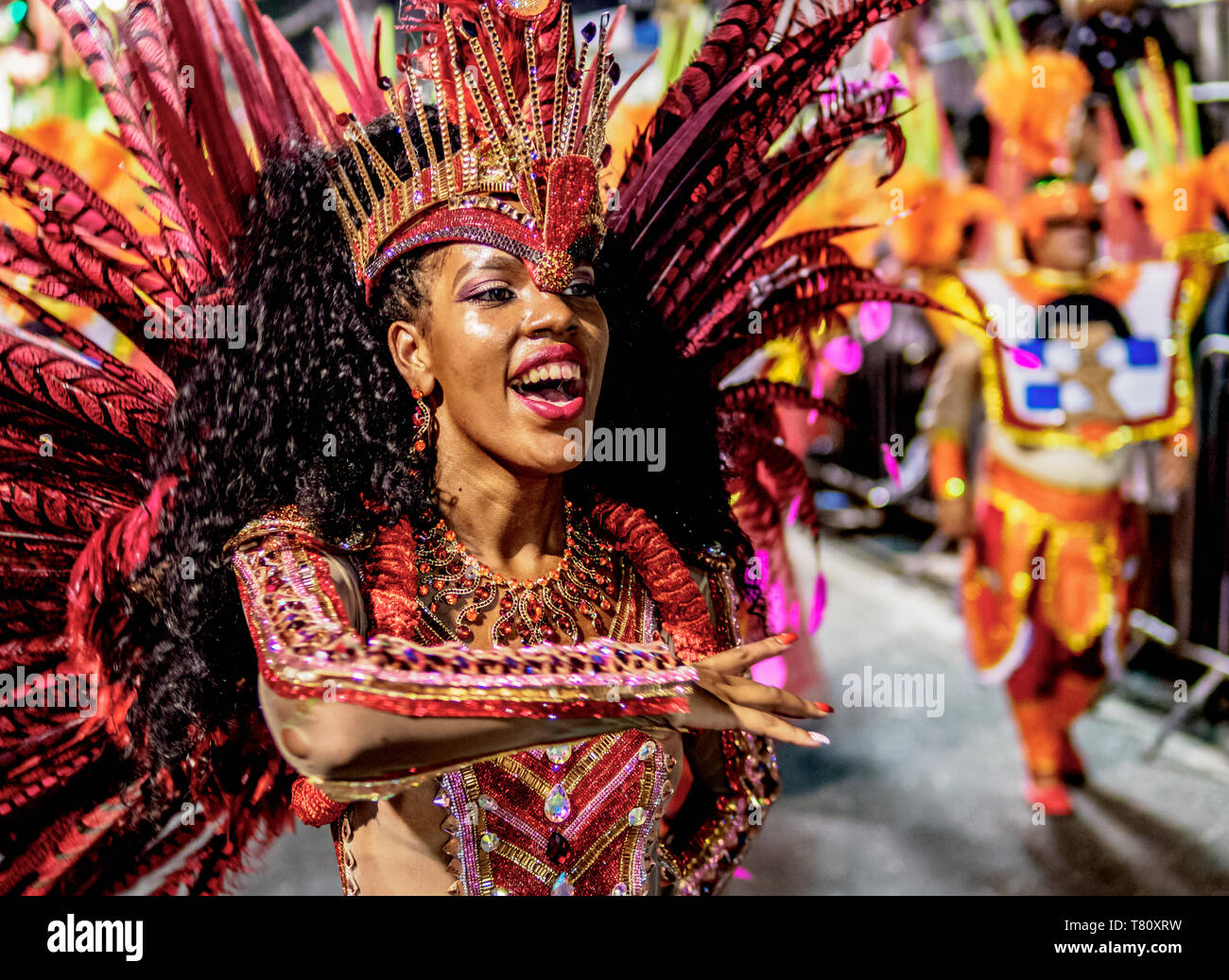Coiffe du carnaval de rio Banque de photographies et d’images à haute ...