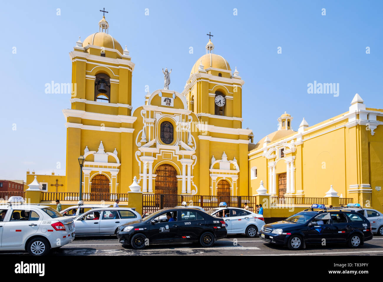 Belle Cathédrale de Trujillo sur la Plaza de Armas ou la place ...
