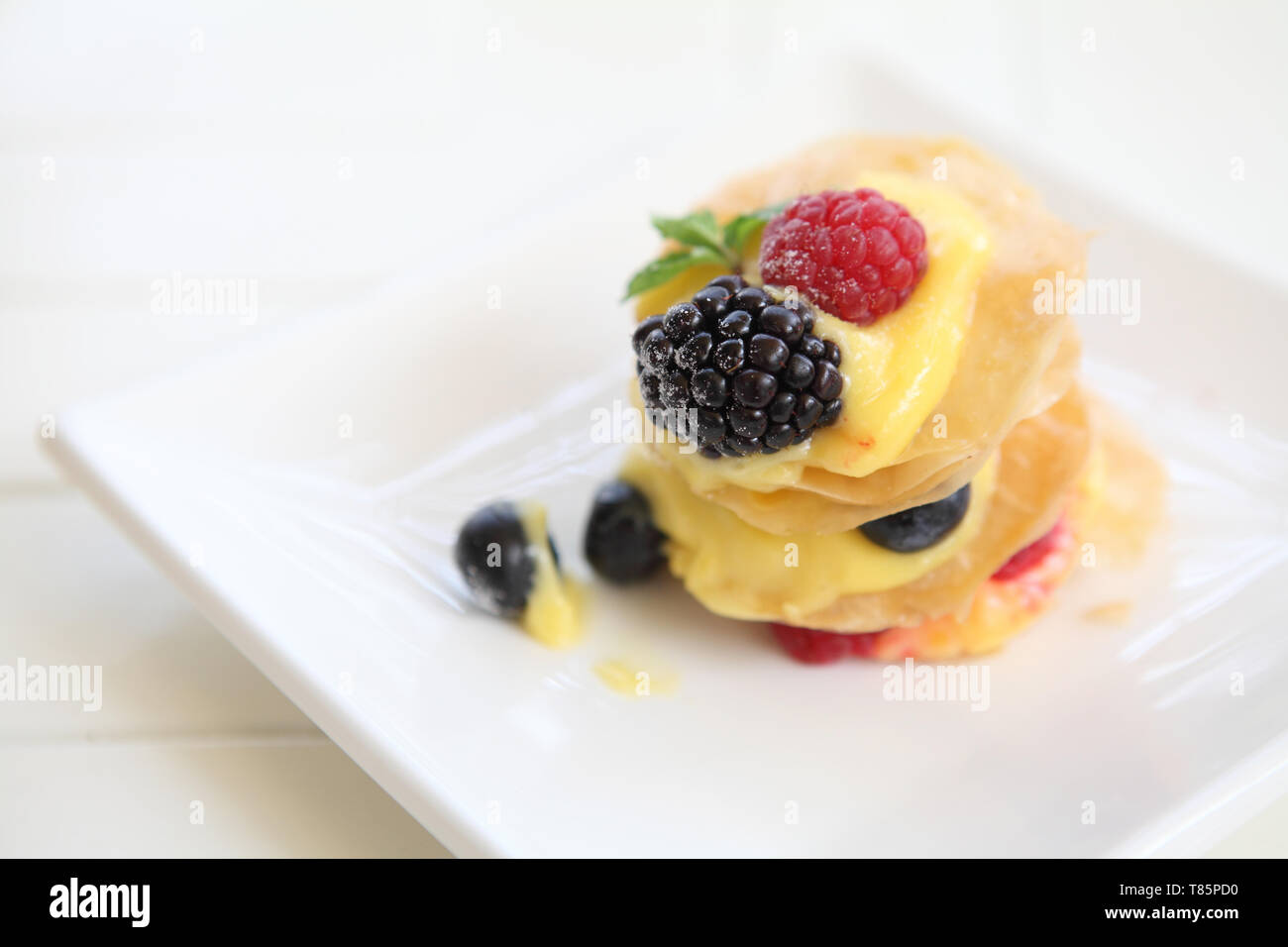 Mille feuille Banque de photographies et d’images à haute résolution ...