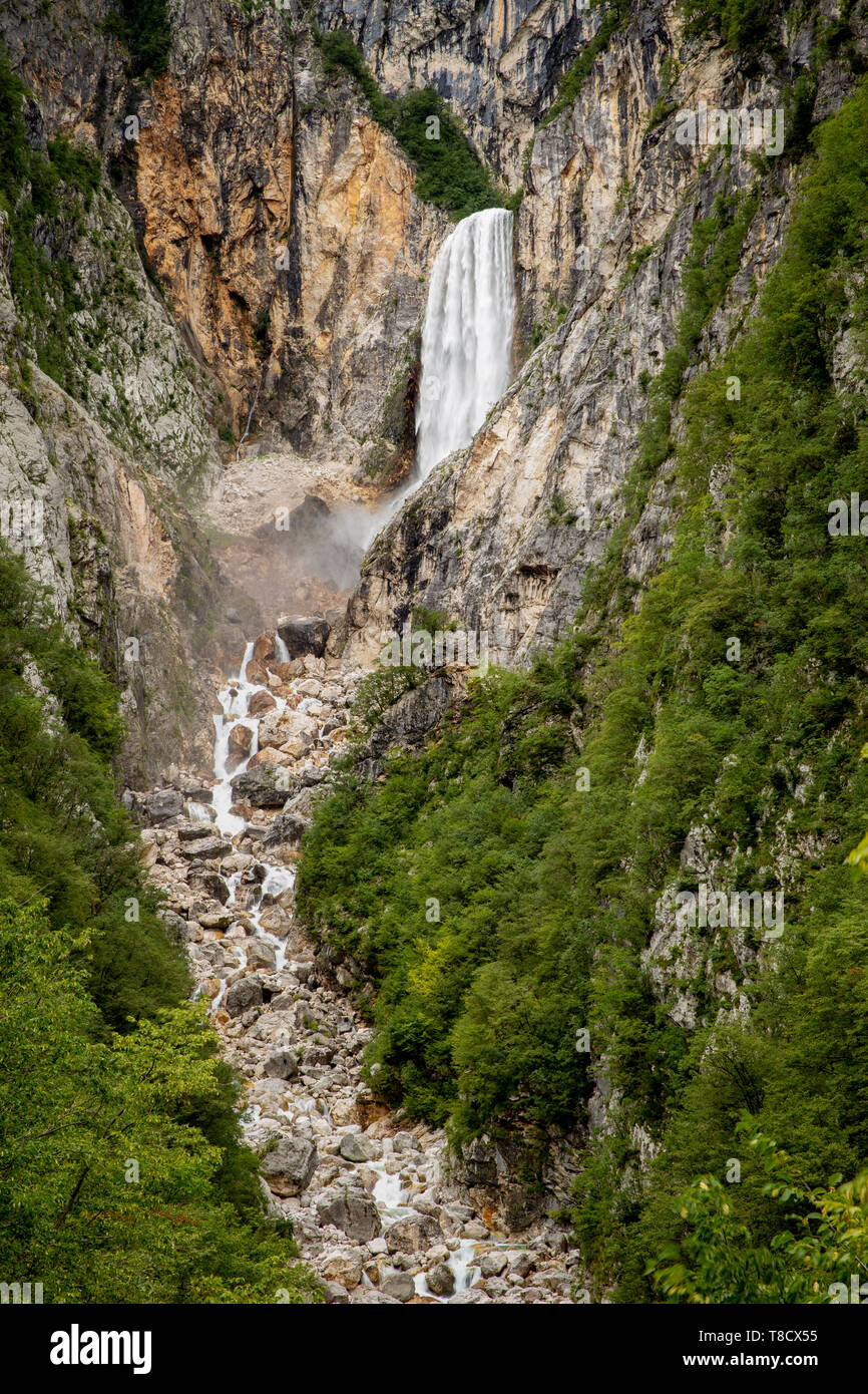 Boka waterfall Banque de photographies et d’images à haute résolution ...