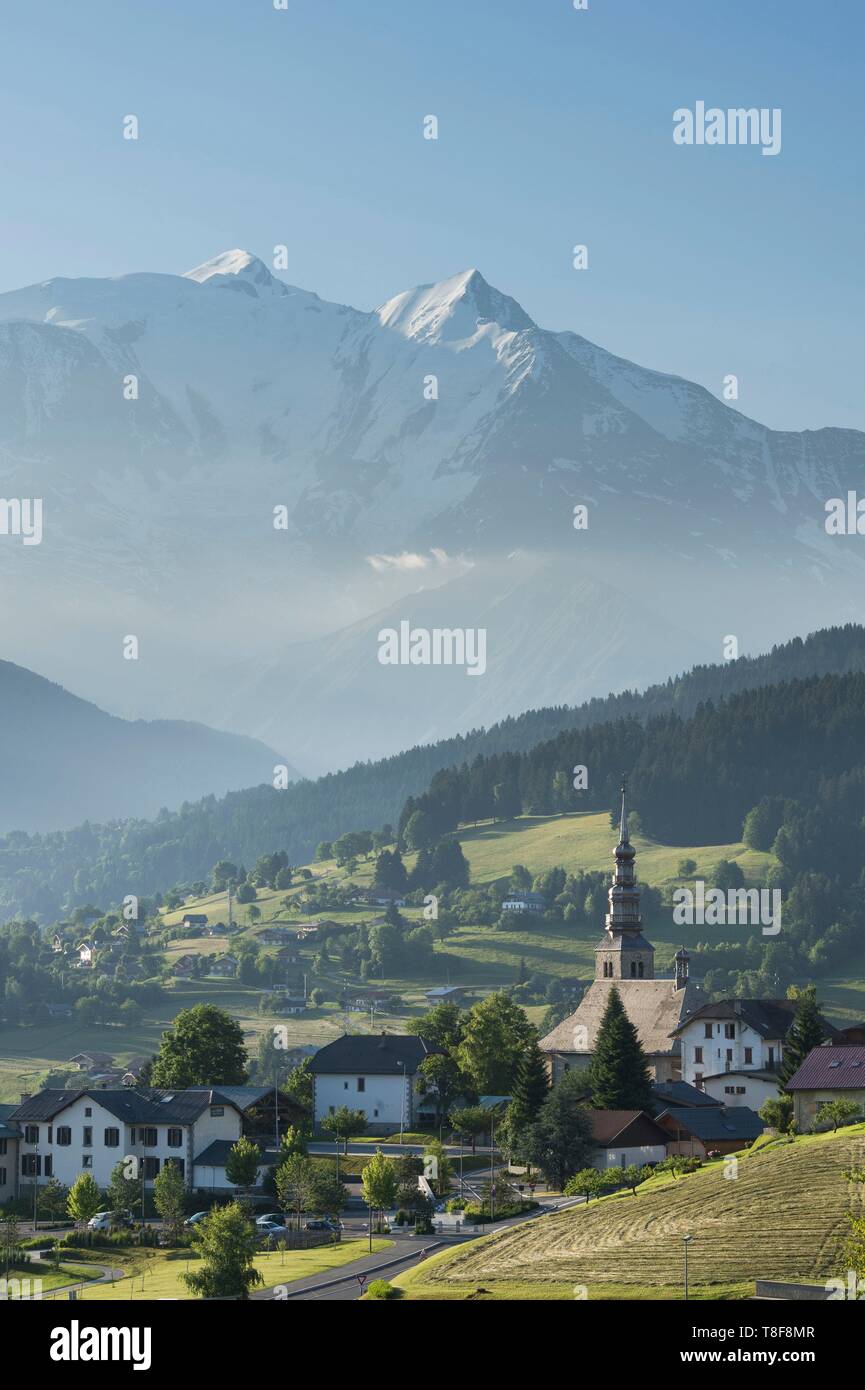 Village of combloux and mont blanc Banque de photographies et d’images ...