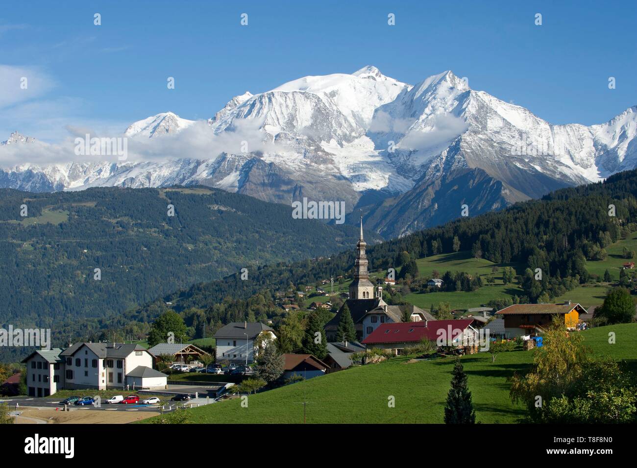 Village of combloux and mont blanc Banque de photographies et d’images ...