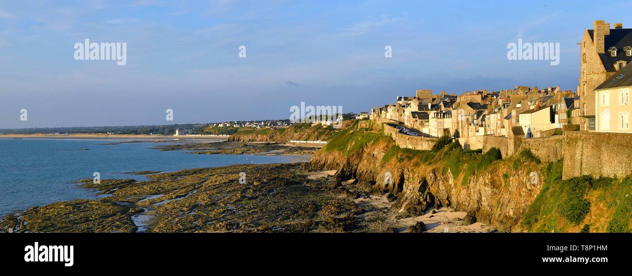 France, Manche, Cotentin, Granville, la haute ville construite sur un ...