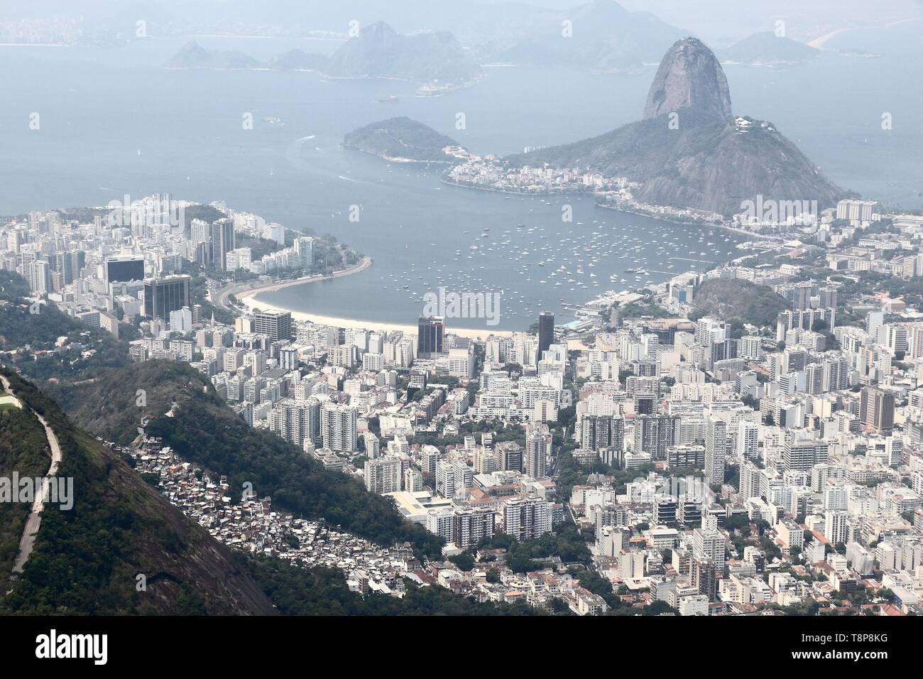 La pollution de rio Banque de photographies et d’images à haute ...