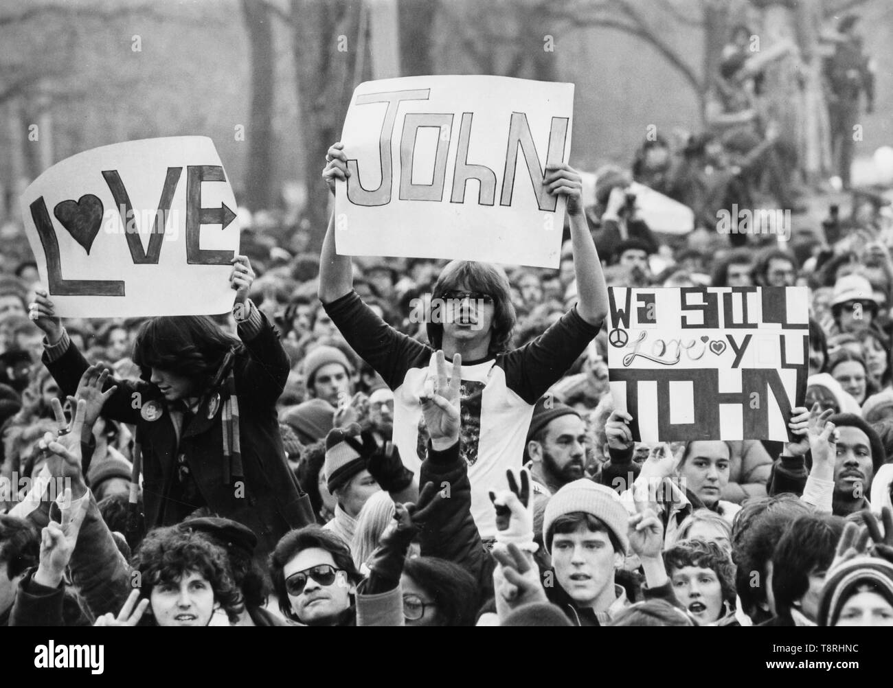 John lennon 1980 Banque d'images noir et blanc - Alamy