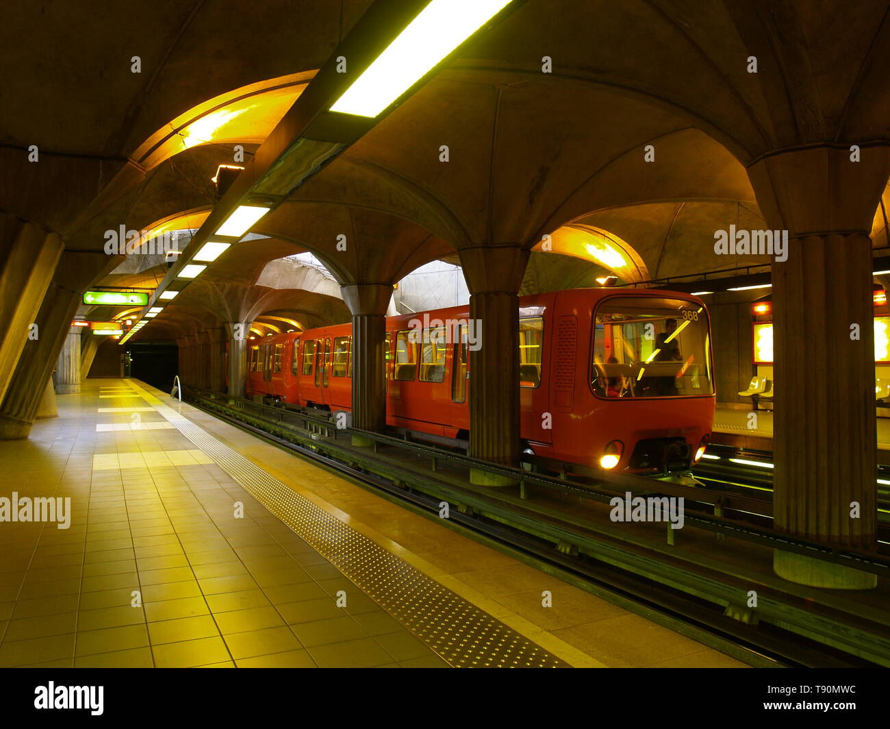 Métro ligne d metro lyon Banque de photographies et d’images à haute ...